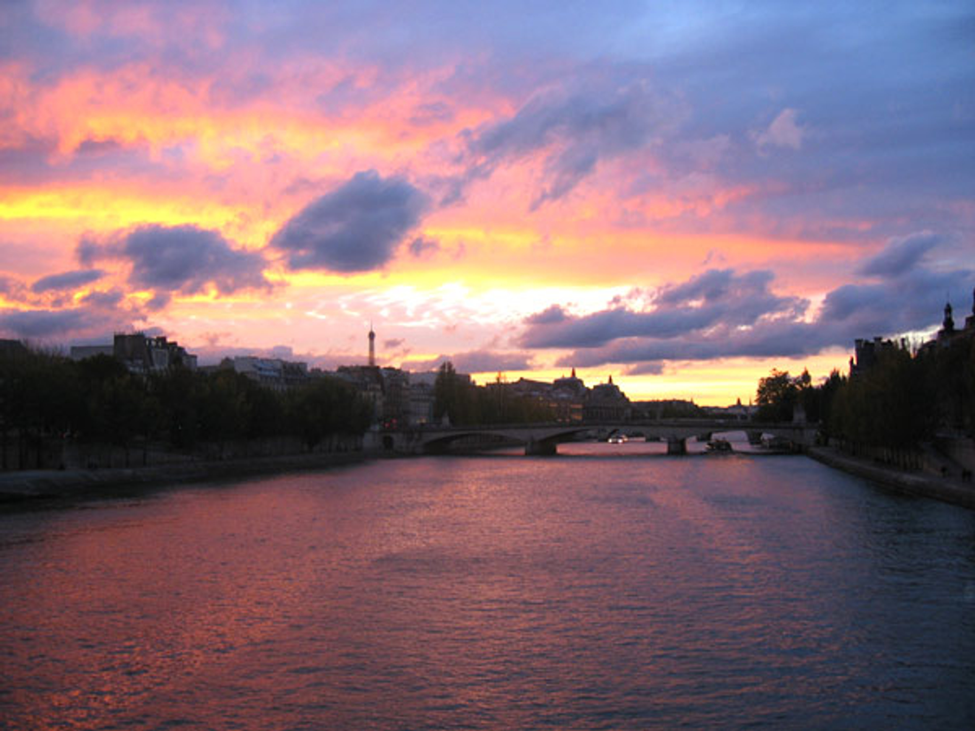 Franse rivieren vervuild met PCB's - Vroege Vogels - BNNVARA